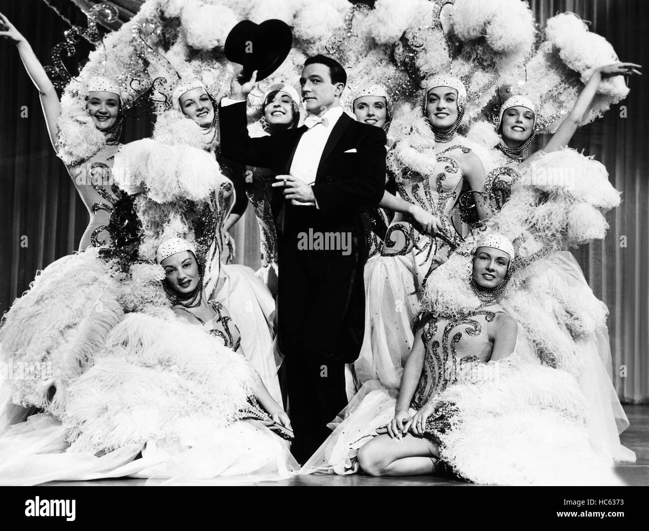 SINGIN' IN THE RAIN, Gene Kelly (center), 1952 Stock Photo - Alamy