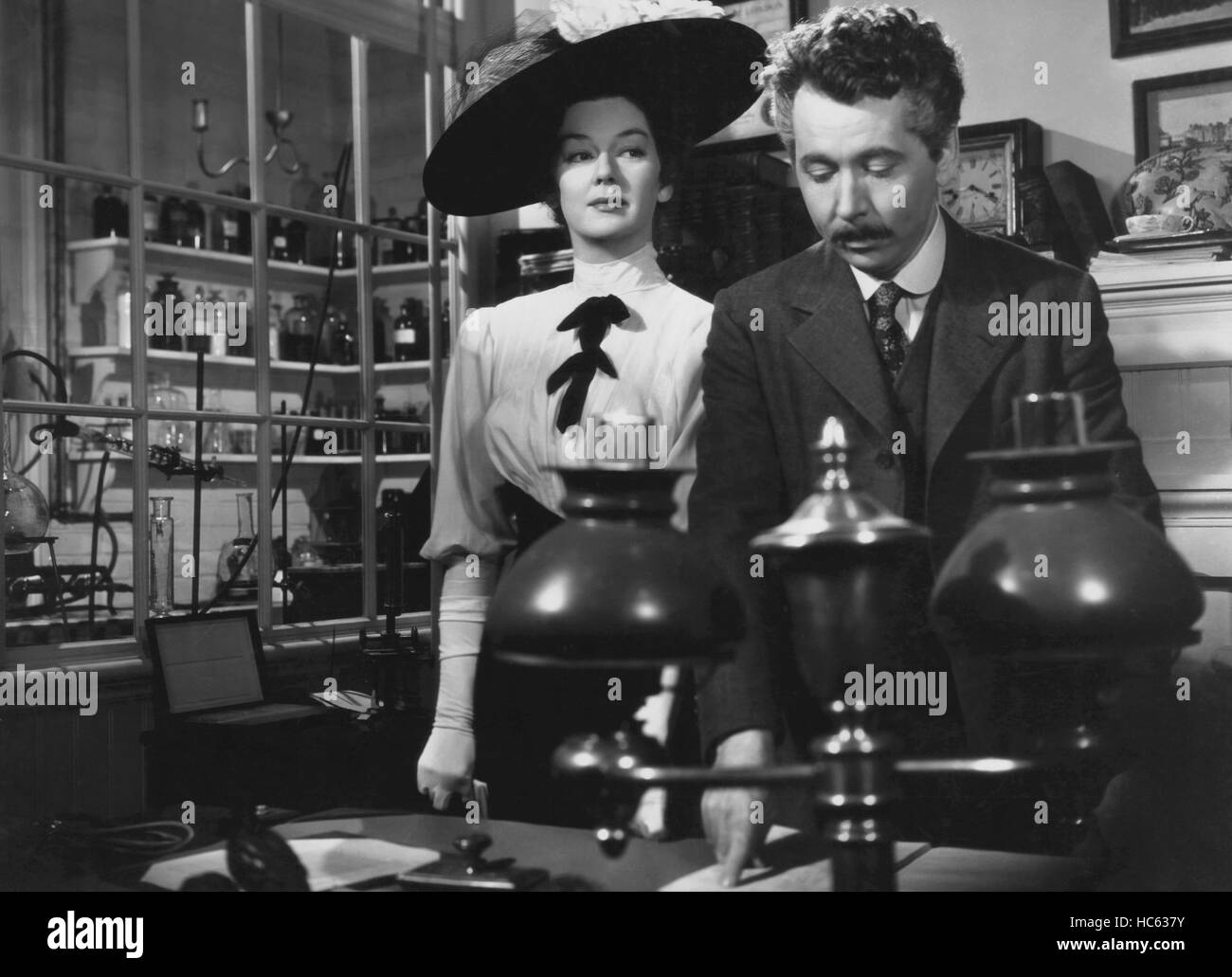 SISTER KENNY, from left: Rosalind Russell, Alexander Knox, 1946 Stock ...