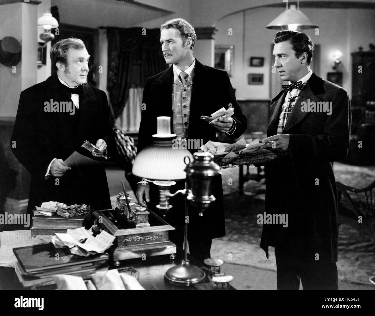 SILVER RIVER, from left: Thomas Mitchell, Errol Flynn, Tom D'Andrea ...
