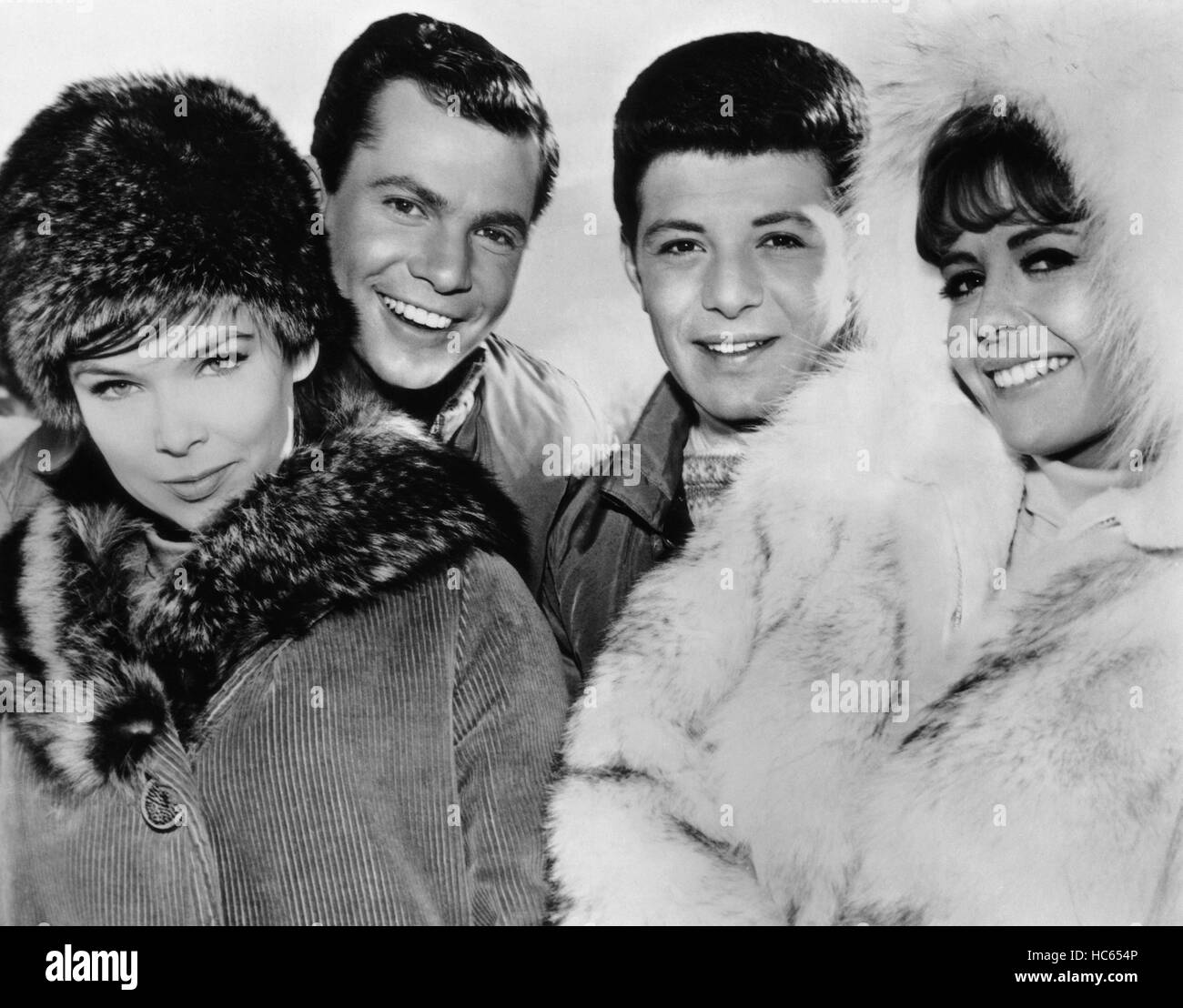 SKI PARTY, Yvonne Craig, Dwayne Hickman, Frankie Avalon, Deborah Walley ...