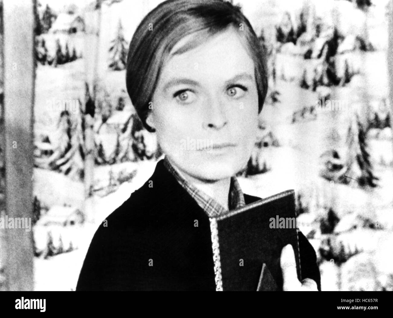 SKI TROOP ATTACK, Sheila Carol, 1960 Stock Photo - Alamy