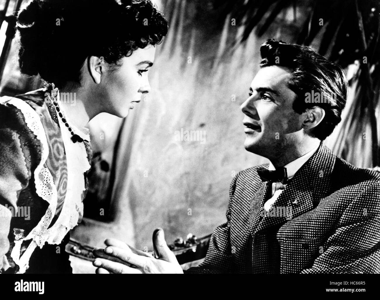 SO LONG AT THE FAIR, from left, Jean Simmons, Dirk Bogarde, 1950 Stock ...