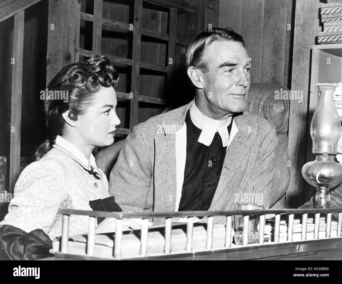 SHOOT-OUT AT MEDICINE BEND, from left: Angie Dickinson, Randolph Scott ...