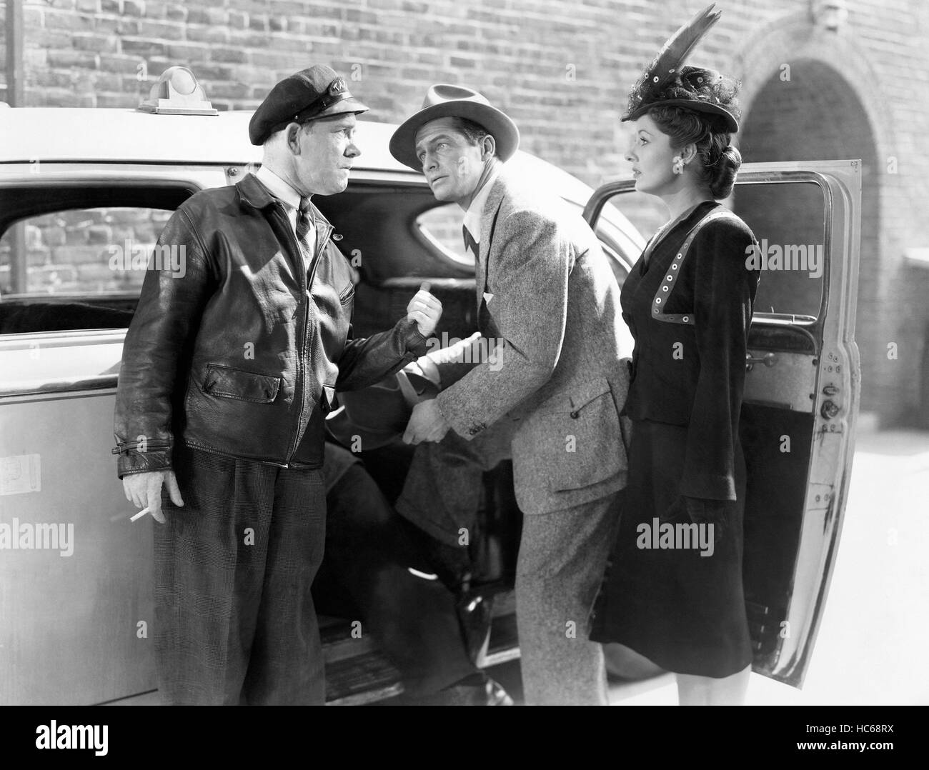 THE SHADOW RETURNS, from left, Tom Dugan, Kane Richmond, Barbara Reed ...
