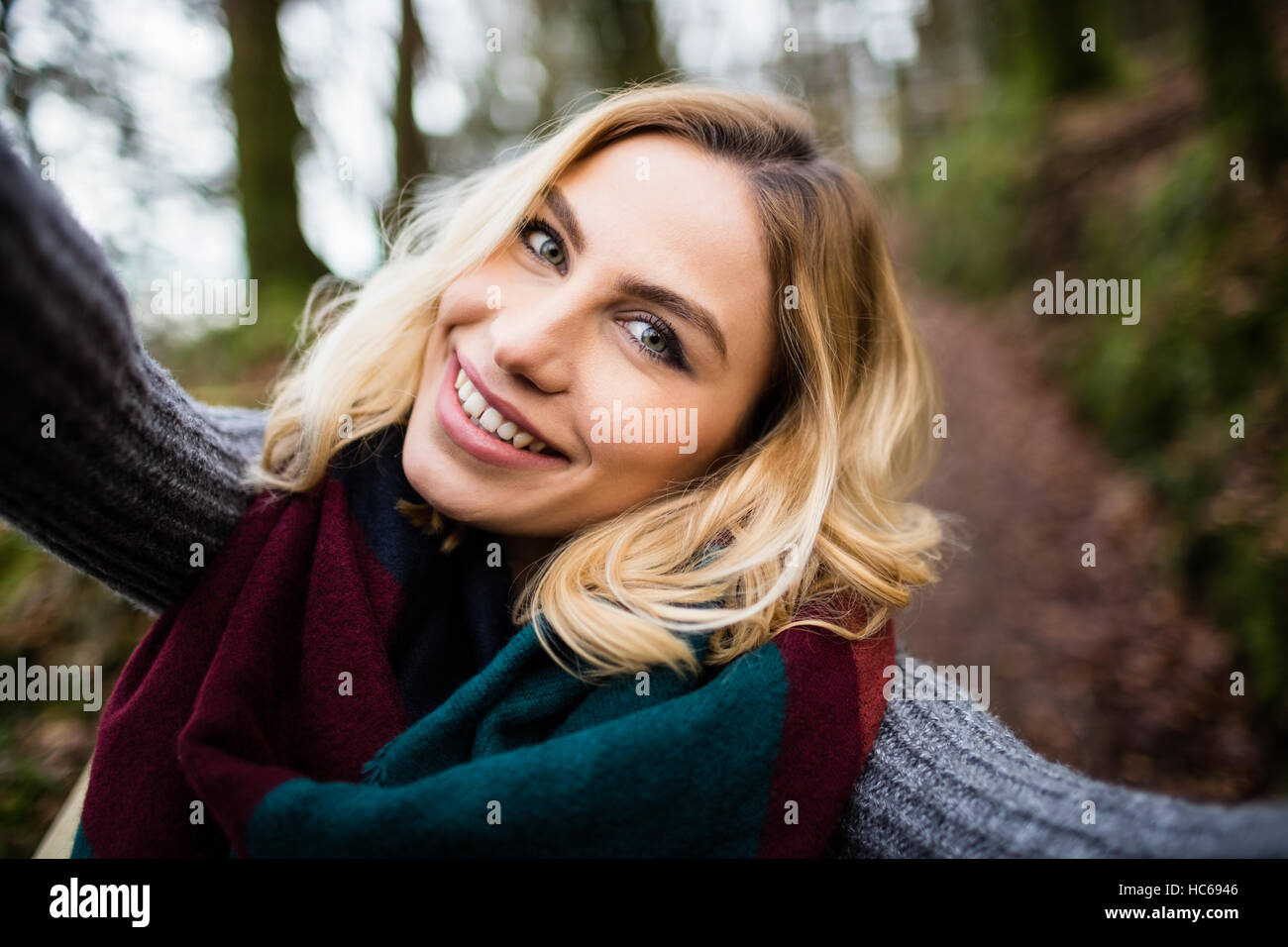 Woman forest hi-res stock photography and images - Alamy