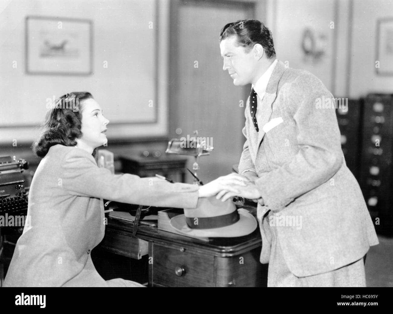 SHOOT TO KILL, Luana Walters, Russell Wade, 1947 Stock Photo - Alamy