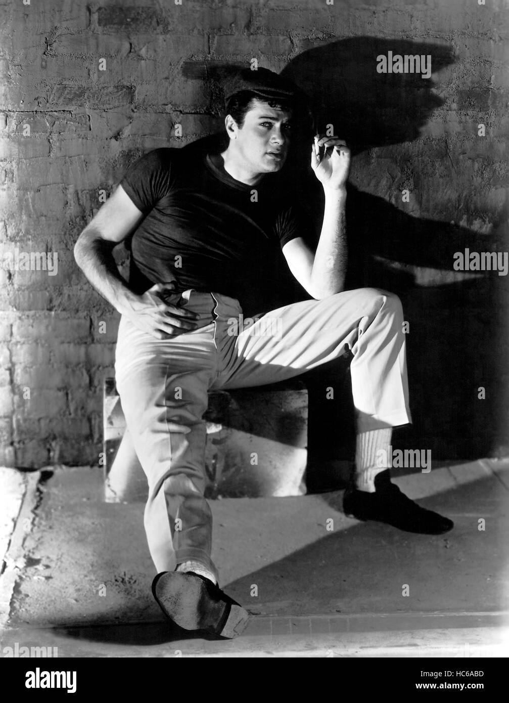 SIX BRIDGES TO CROSS, Tony Curtis, 1955 Stock Photo - Alamy