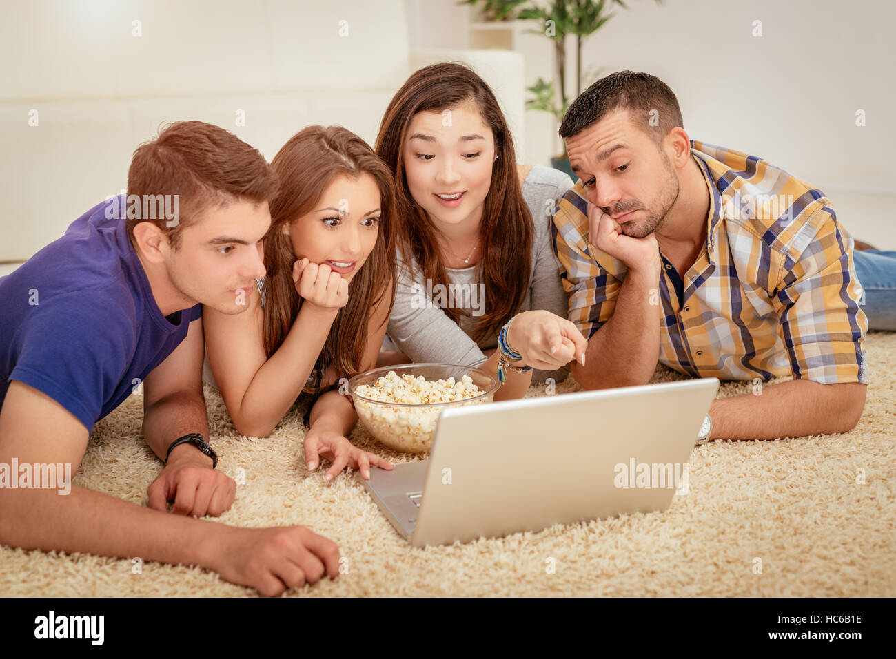 Friends movie hi-res stock photography and images - Alamy