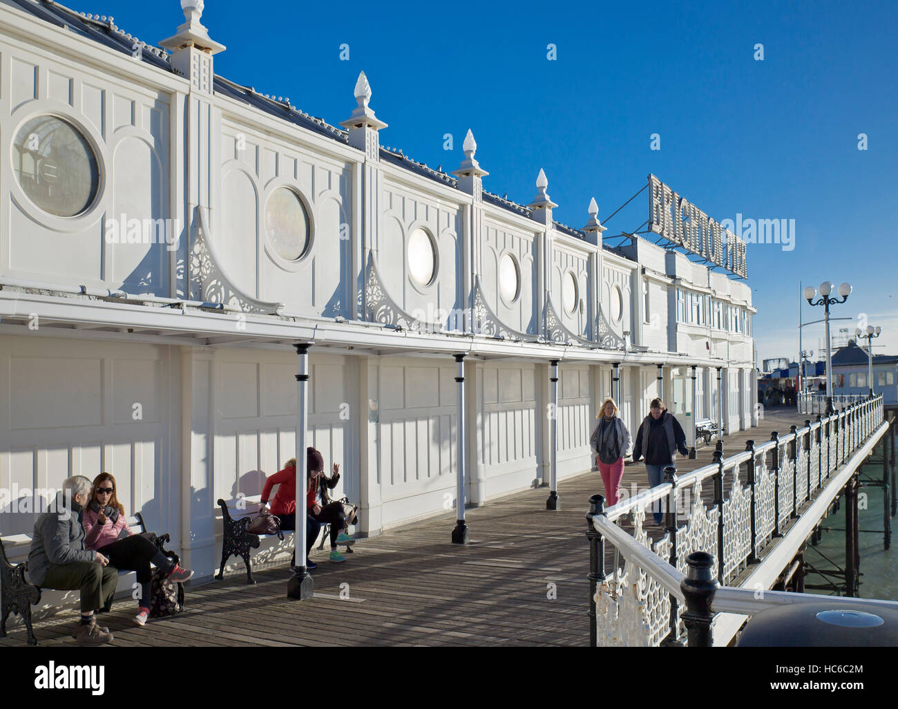 Brighton promenade railings hi-res stock photography and images - Alamy