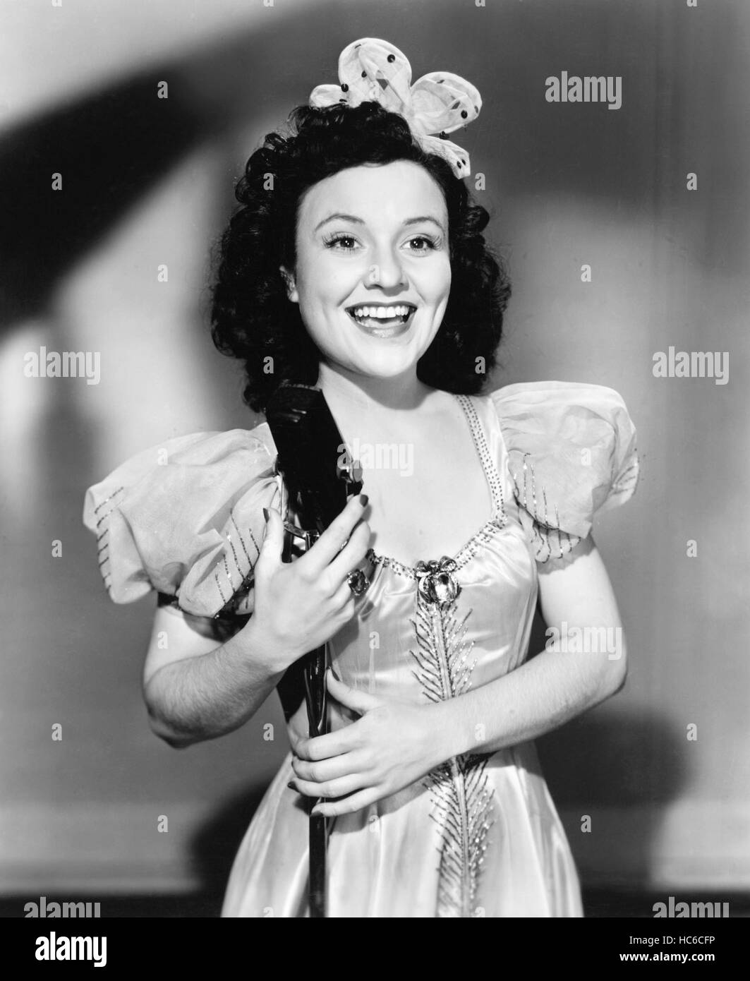 SPOTLIGHT SCANDALS, Bonnie Baker, 1943 Stock Photo - Alamy