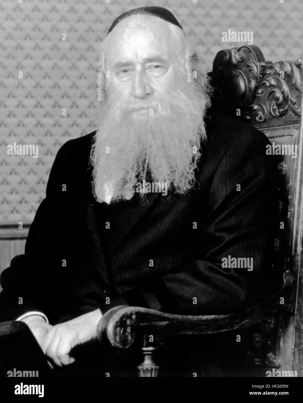 A STRANGER AMONG US, Lee Richardson, 1992, ©Buena Vista/courtesy ...