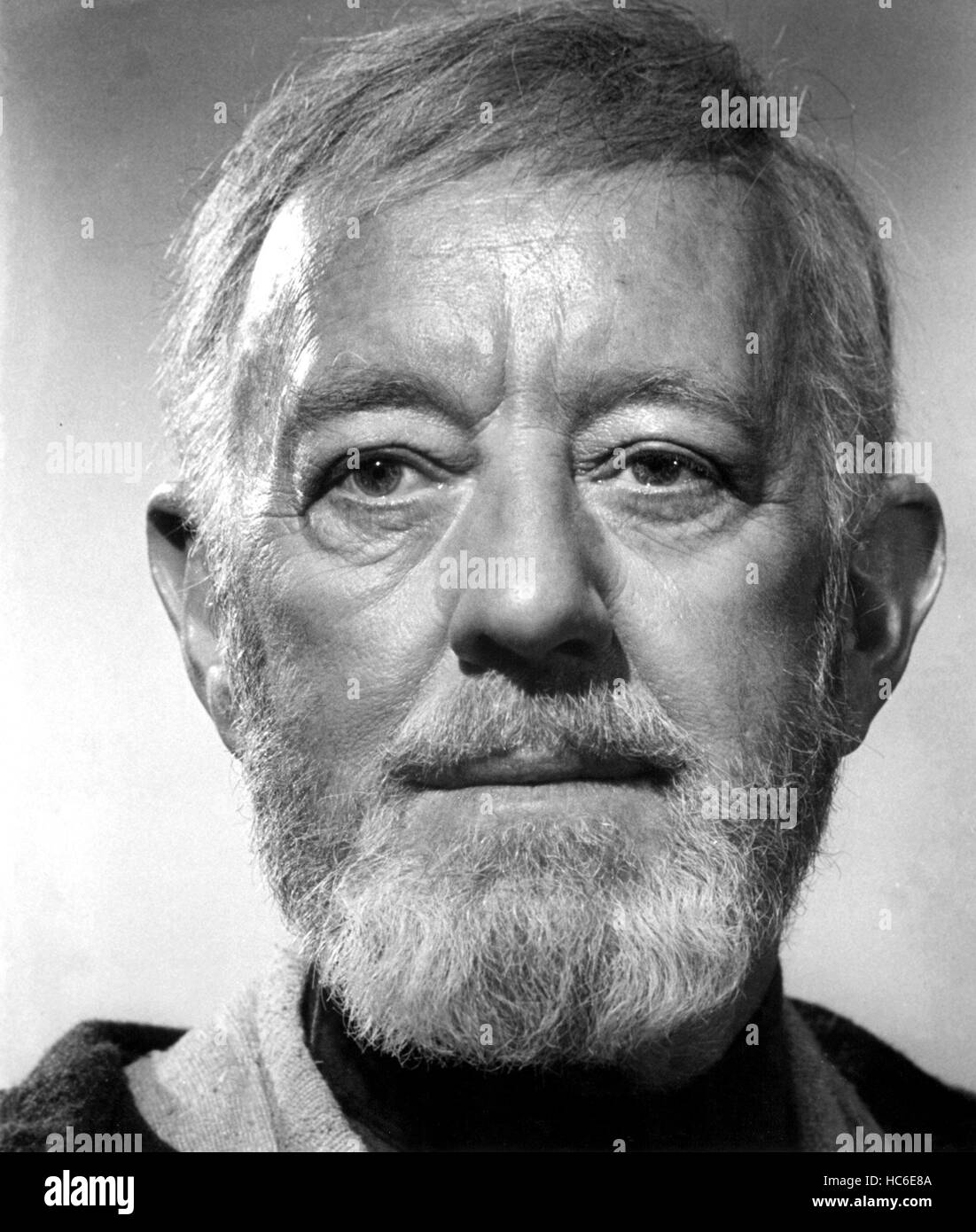 STAR WARS, (aka STAR WARS: EPISODE IV - A NEW HOPE), Alec Guinness ...