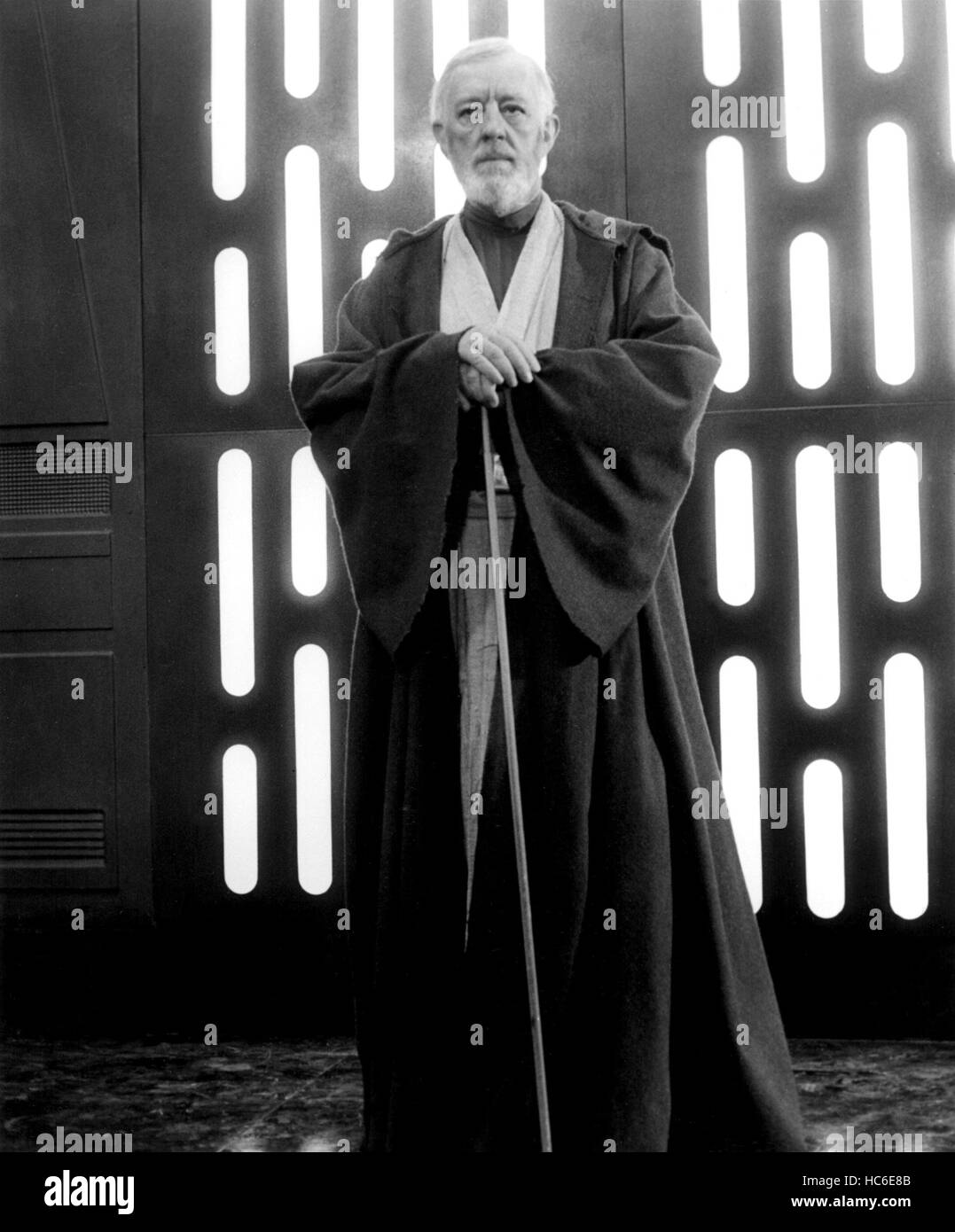STAR WARS, (aka STAR WARS: EPISODE IV - A NEW HOPE), Alec Guinness ...
