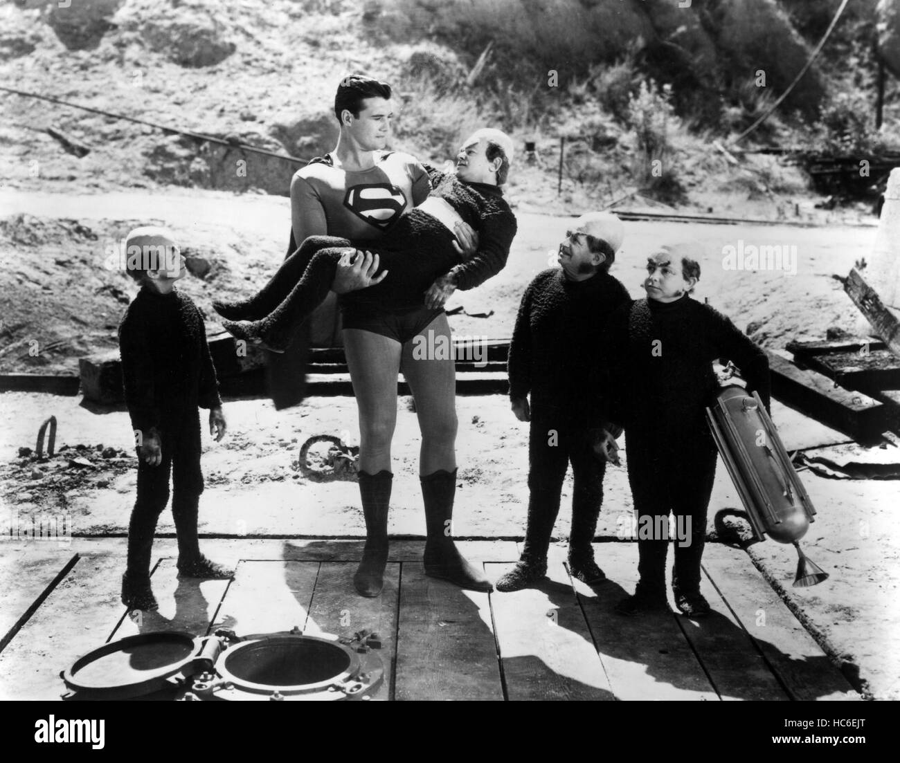 SUPERMAN AND THE MOLE MEN, George Reeves (cape), 1951 Stock Photo - Alamy