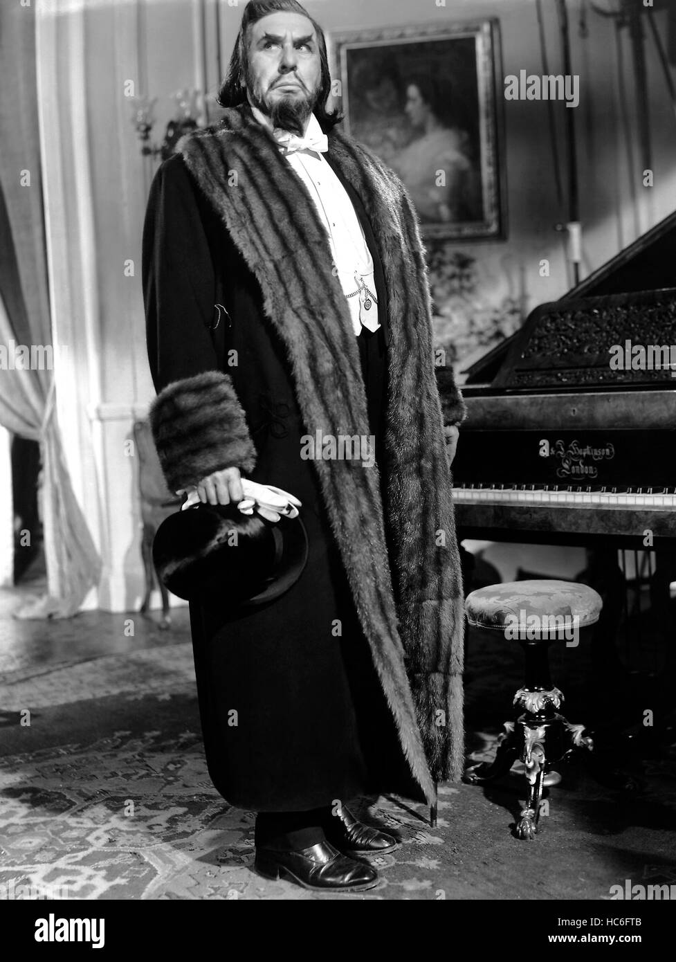 SVENGALI, Donald Wolfit, 1954 Stock Photo - Alamy