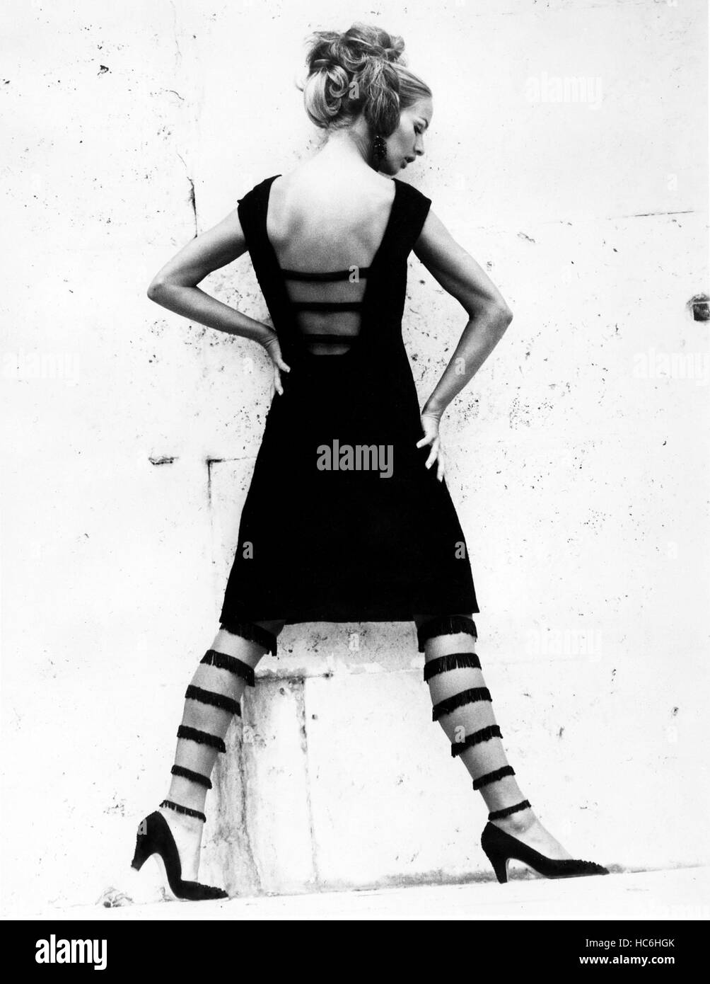 THE 10TH VICTIM, (aka THE TENTH VICTIM, aka LA DECIMA VITTIMA ...