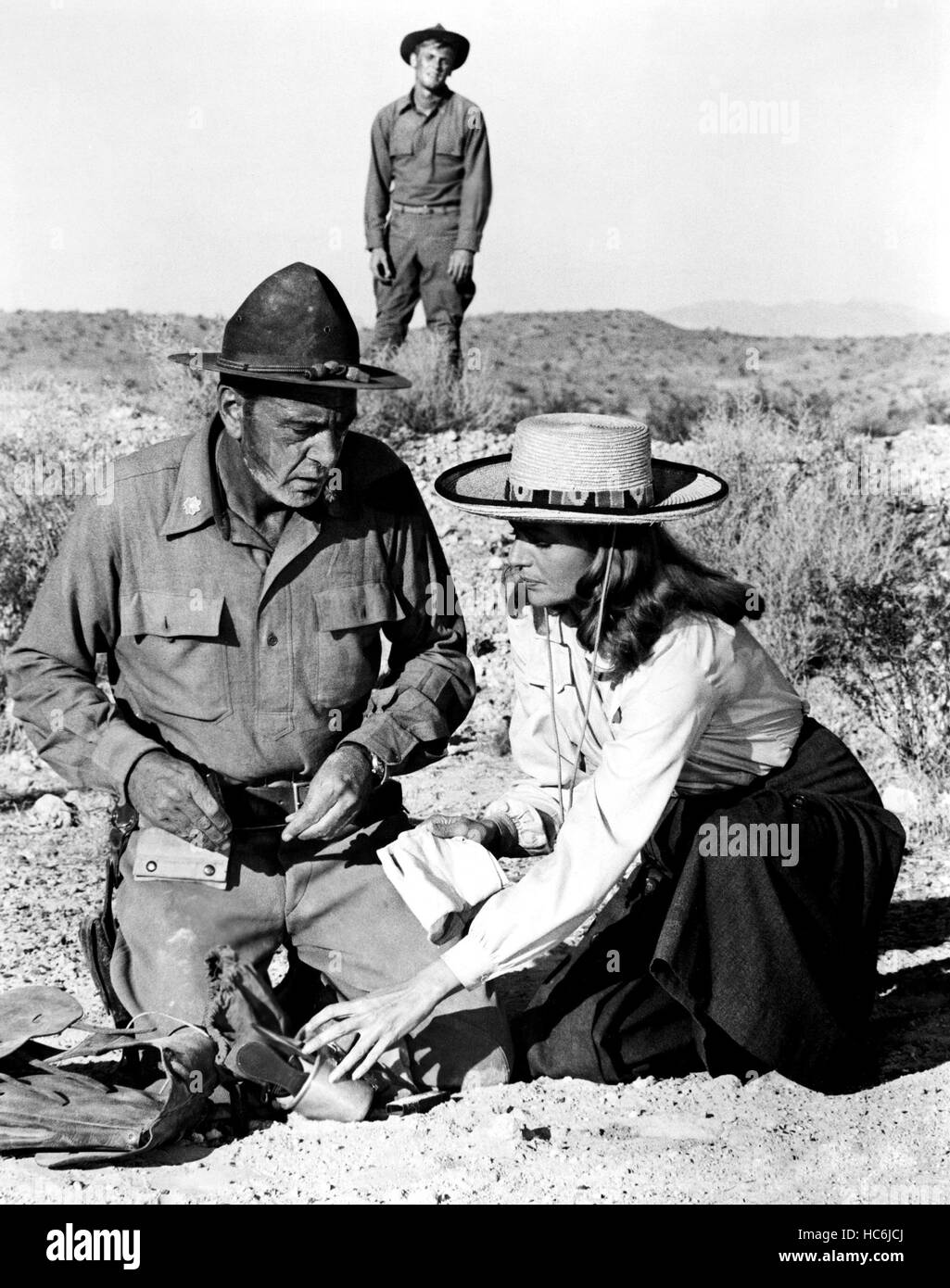 THEY CAME TO CORDURA, Gary Cooper, Tab Hunter (standing), Rita Hayworth ...