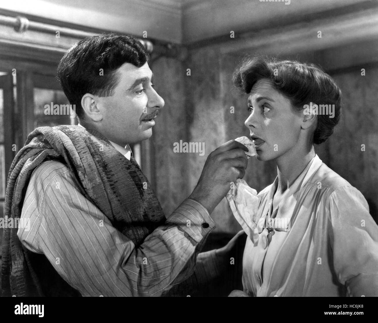 THIS HAPPY BREED, Robert Newton, Celia Johnson, 1944 Stock Photo - Alamy