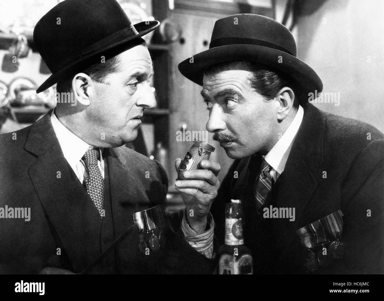 THIS HAPPY BREED, from left, Stanley Holloway, Robert Newton, 1944 ...