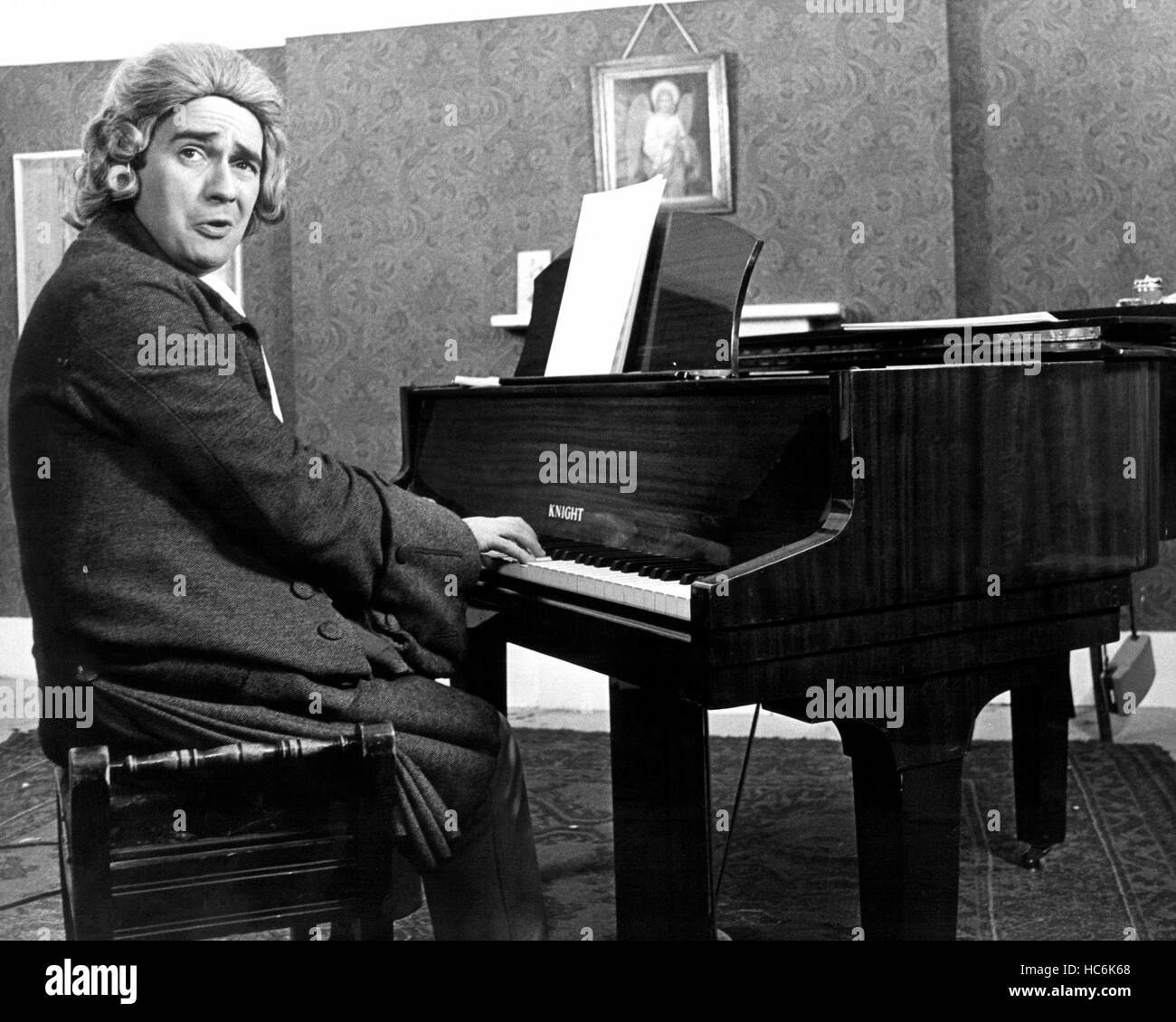 30 IS A DANGEROUS AGE, CYNTHIA, Dudley Moore, 1968 Stock Photo - Alamy
