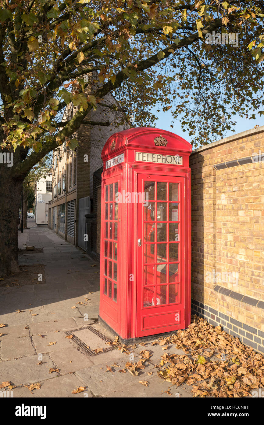 K2 Telephone Kiosk designed by Sir Gilbert Scott 1924, has Grade II ...
