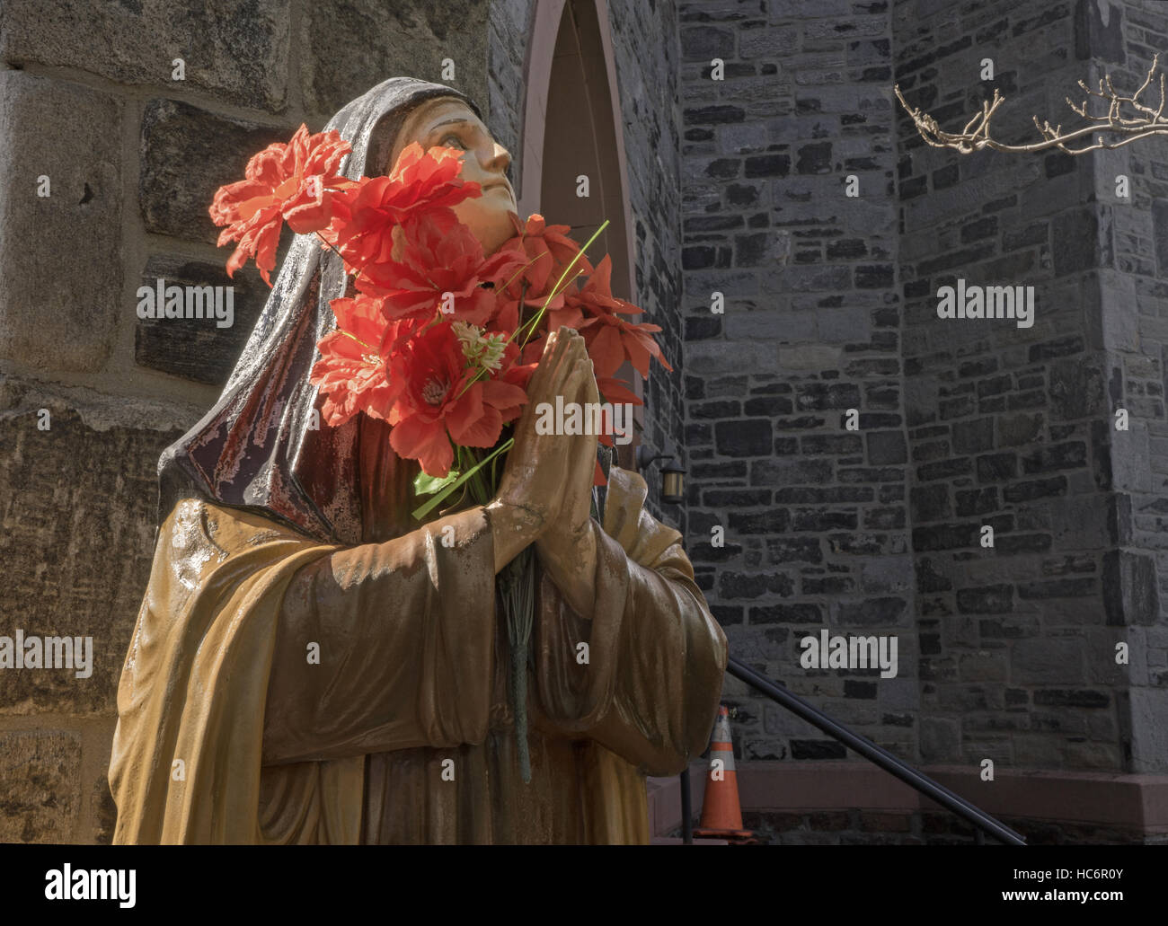 Church Saint Statue Stock Photo - Alamy