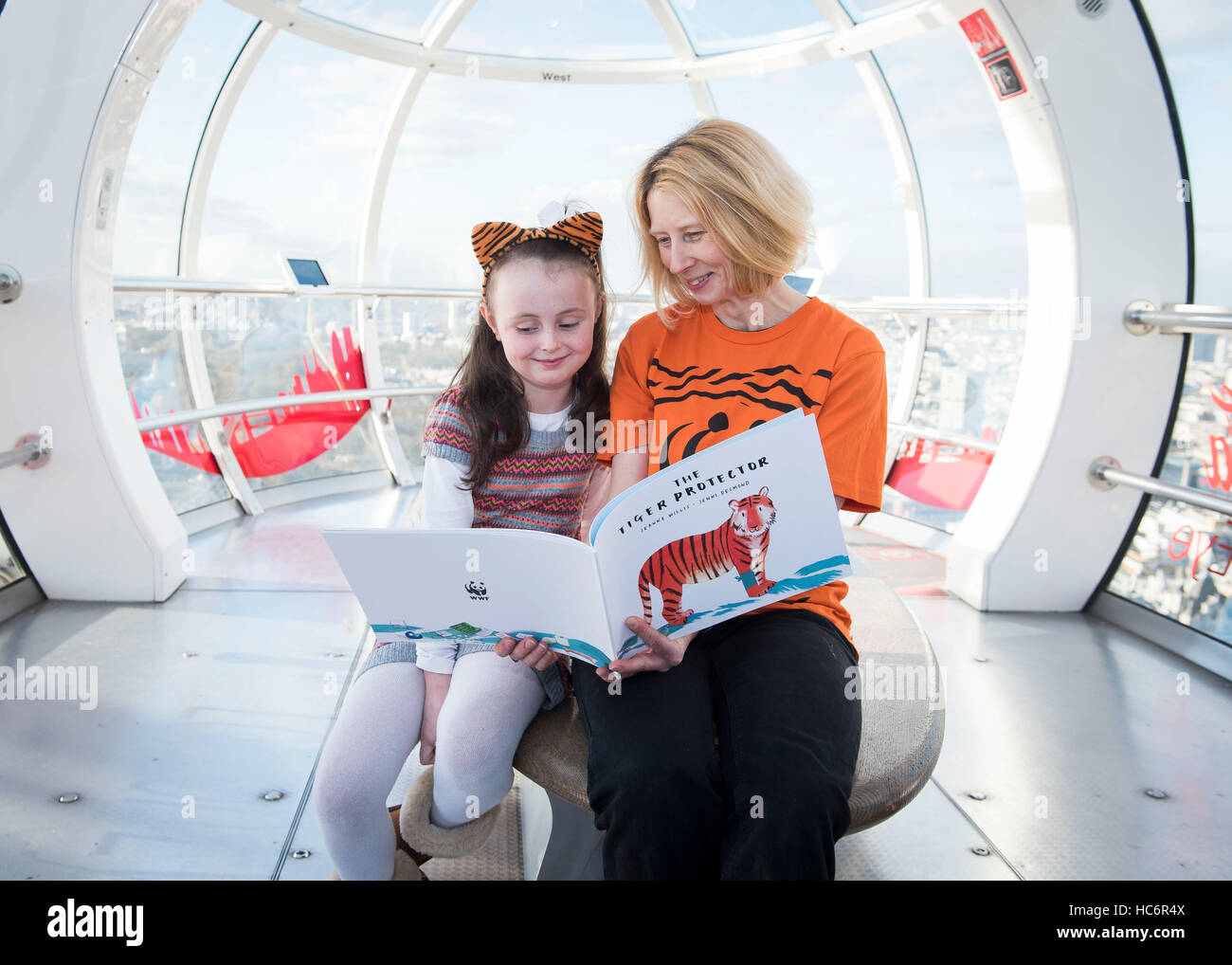 Wwf campaign hi-res stock photography and images - Alamy