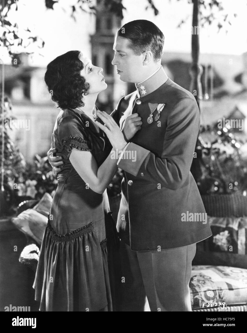 THE SMILING LIEUTENANT, from left: Claudette Colbert, Maurice Chevalier ...