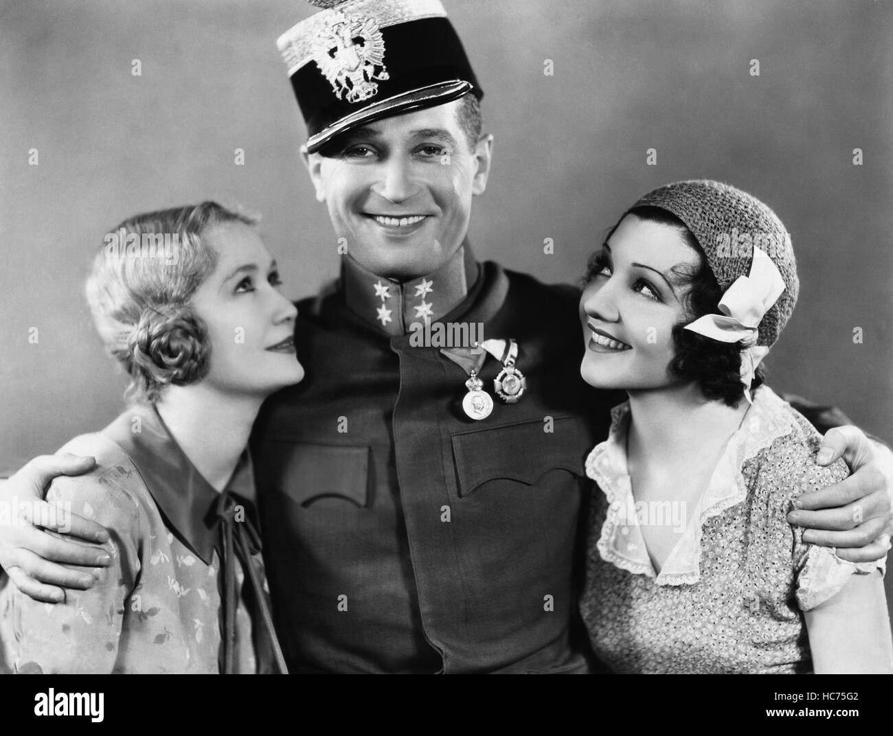 THE SMILING LIEUTENANT, Miriam Hopkins, Maurice Chevalier, Claudette ...