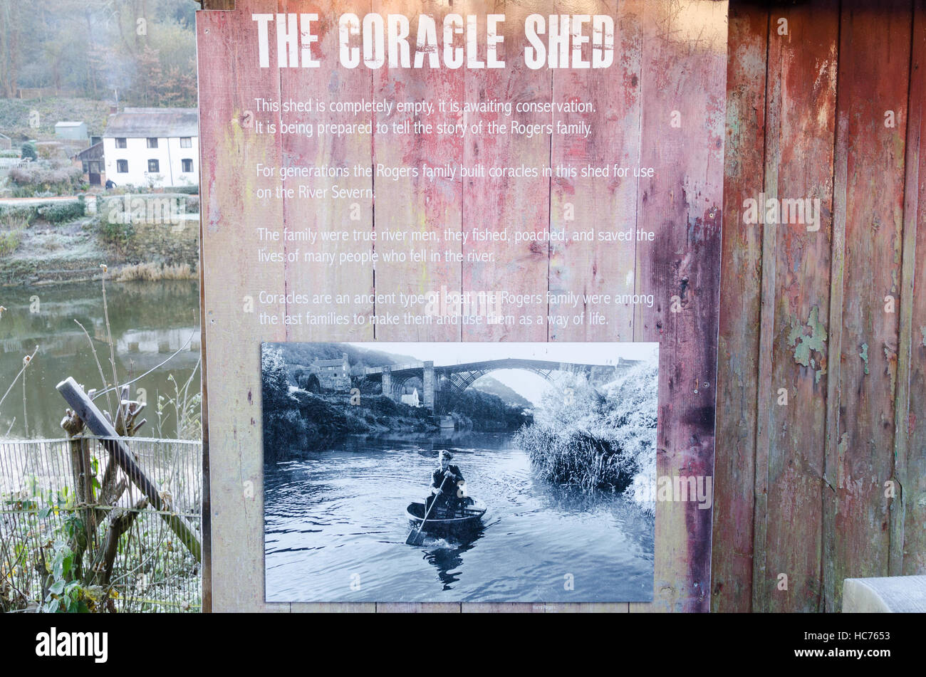 Coracles hi-res stock photography and images - Alamy