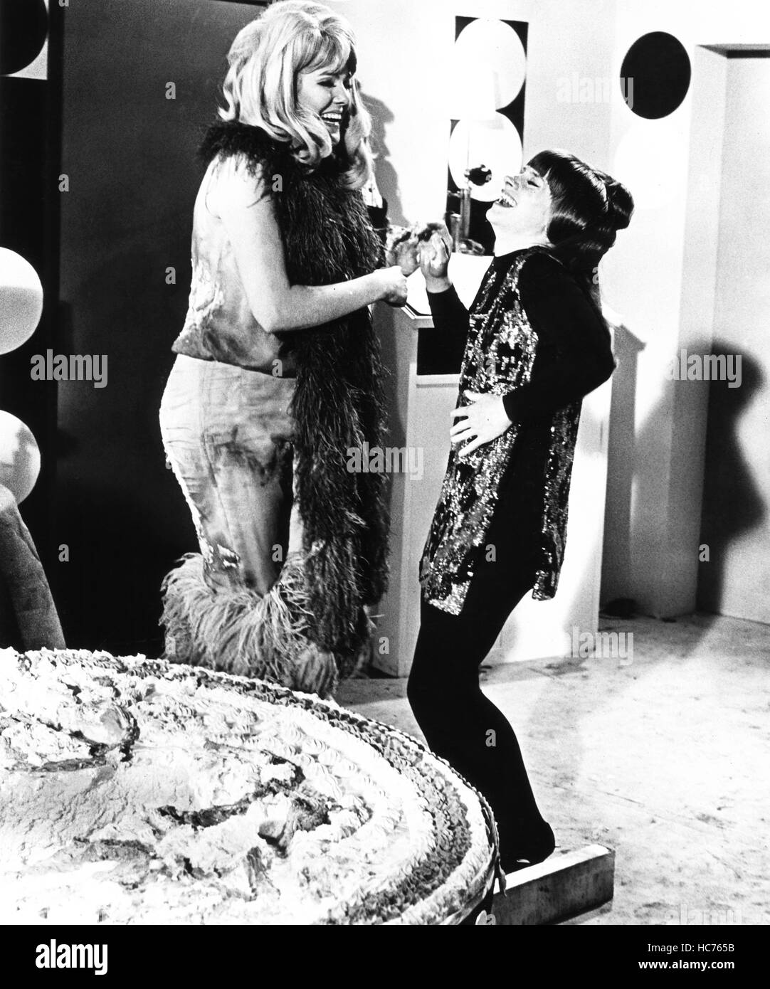 SMASHING TIME, from left: Lynn Redgrave, Rita Tushingham, 1967 Stock ...