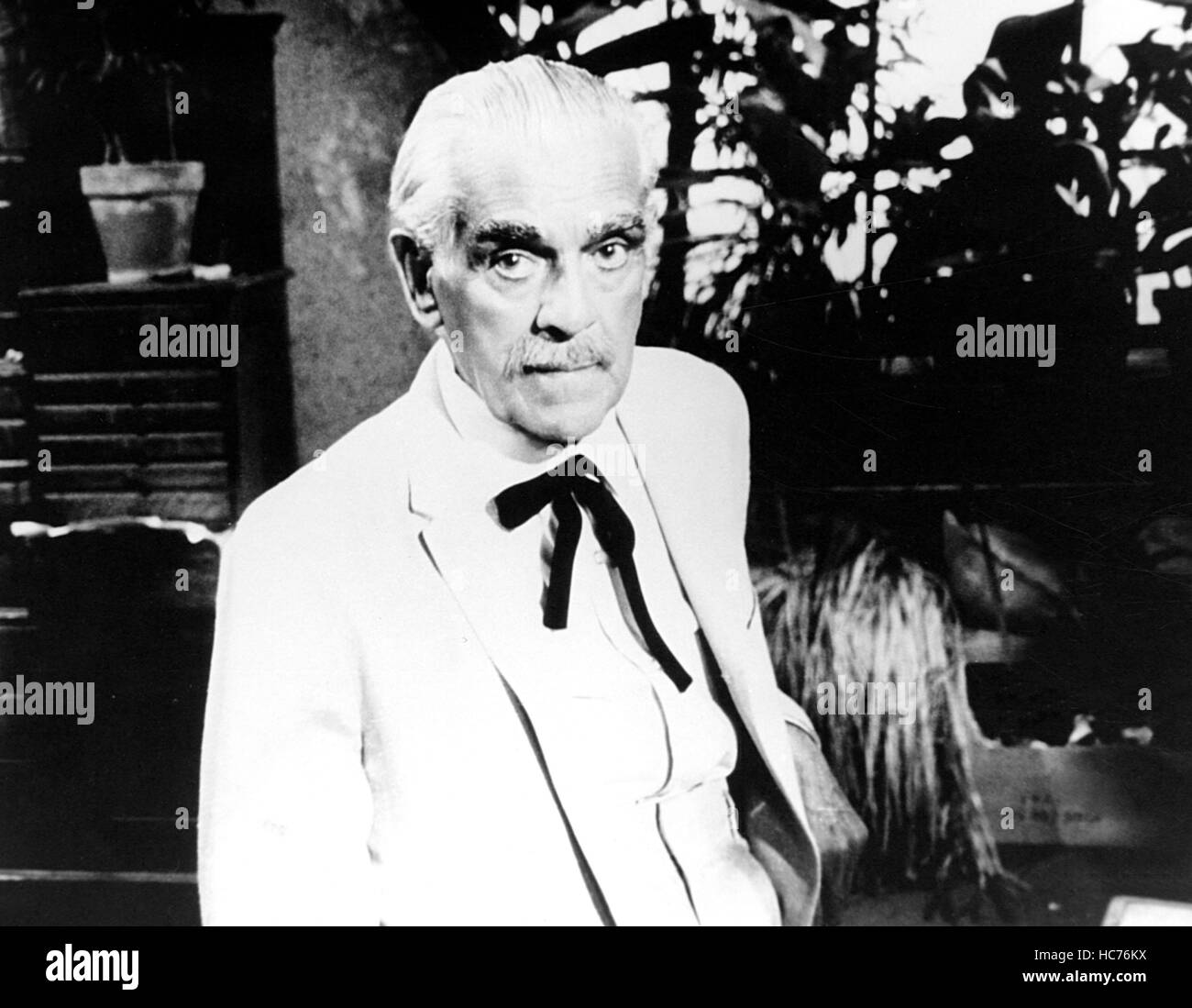 ISLE OF THE SNAKE PEOPLE, (aka LA MUERTE VIVIENTE aka SNAKE PEOPLE, aka ...