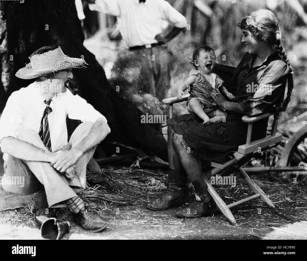 SPARROWS, director William Beaudine, Mary Pickford (with baby in lap ...