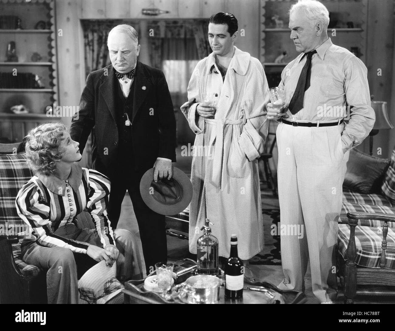 THE SPANISH CAPE MYSTERY, from left: Helen Twelvetrees, Harry Stubbs ...