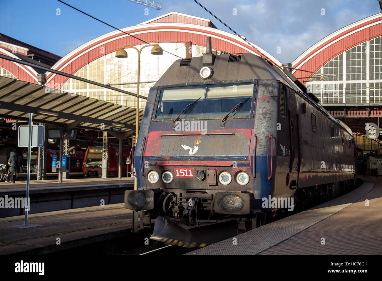 Train platform copenhagen hi-res stock photography and images - Alamy