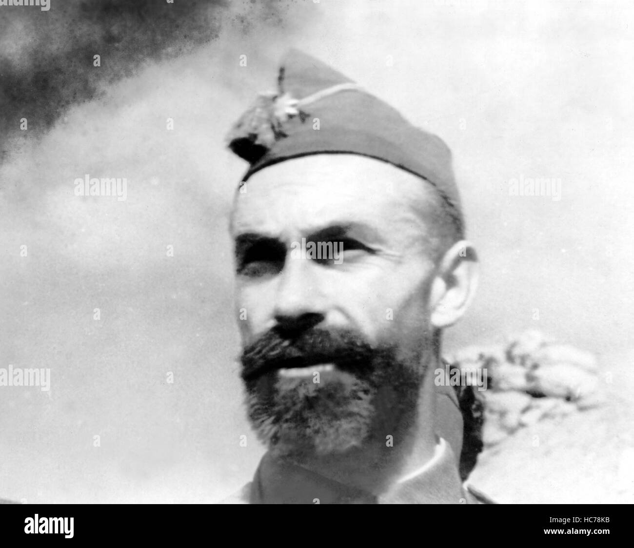 THE SPANISH EARTH, Soldier of the Republic, 1937 Stock Photo - Alamy