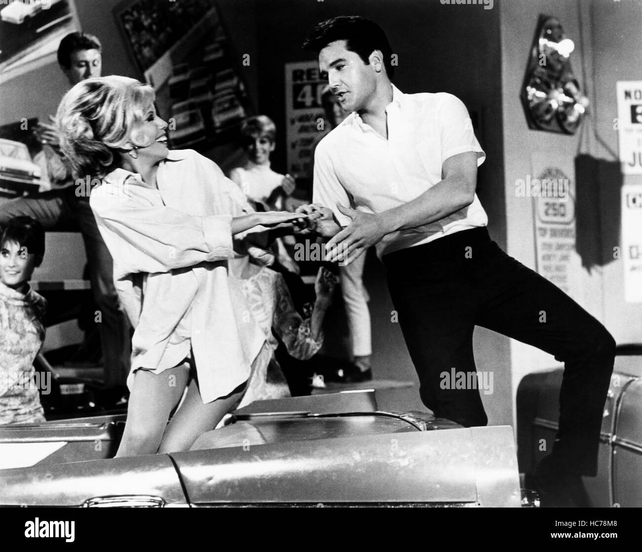 SPEEDWAY, from left, Nancy Sinatra, Elvis Presley, 1968 Stock Photo - Alamy
