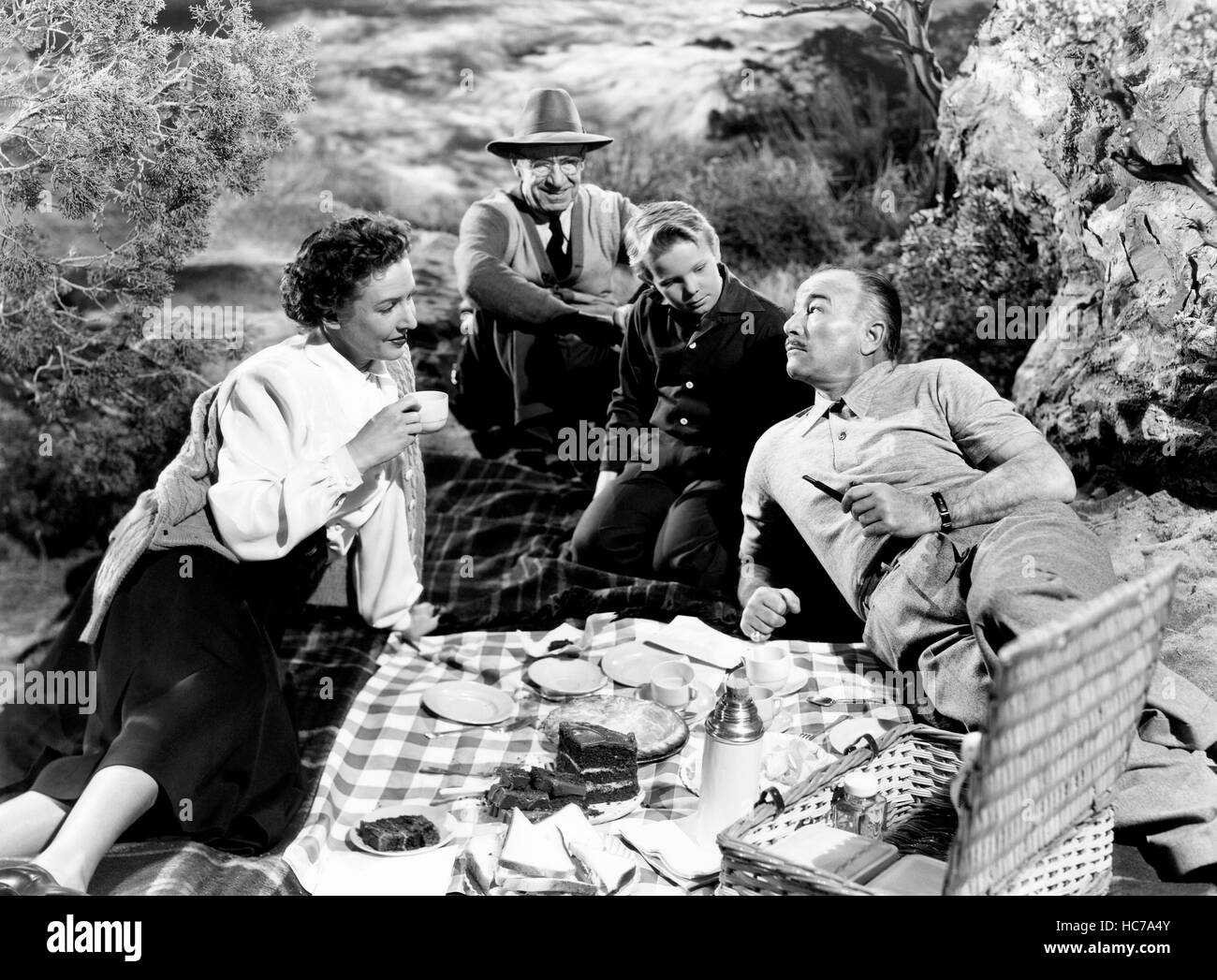 STREETS OF SAN FRANCISCO, from left, Mae Clarke, J. Farrell MacDonald ...