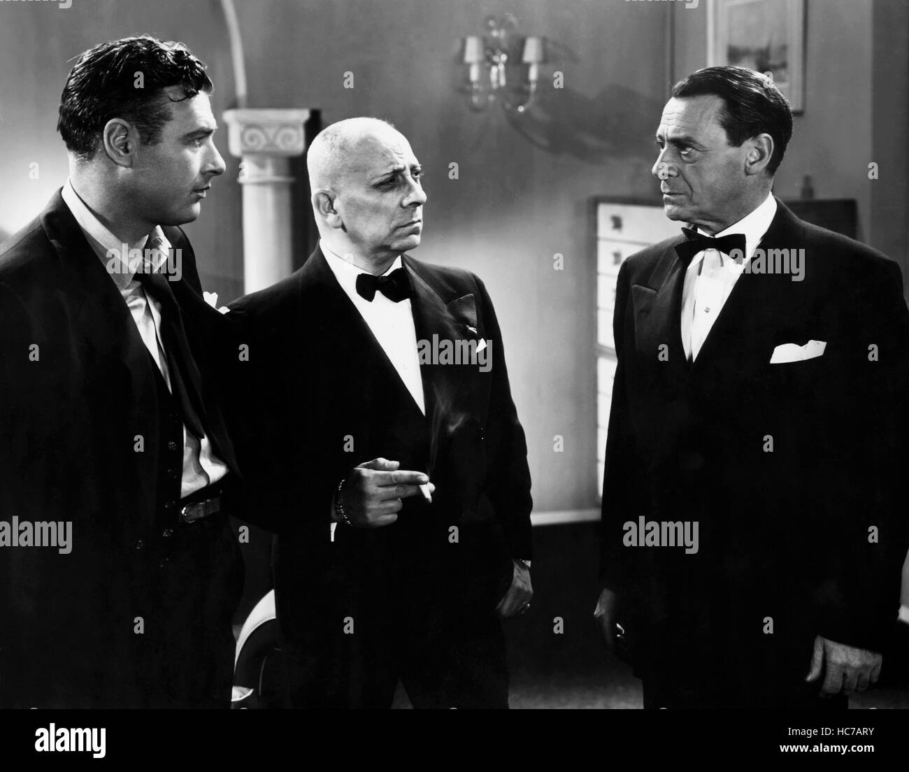 STORM OVER LISBON, (aka INSIDE THE UNDERWORLD), from left, Richard ...