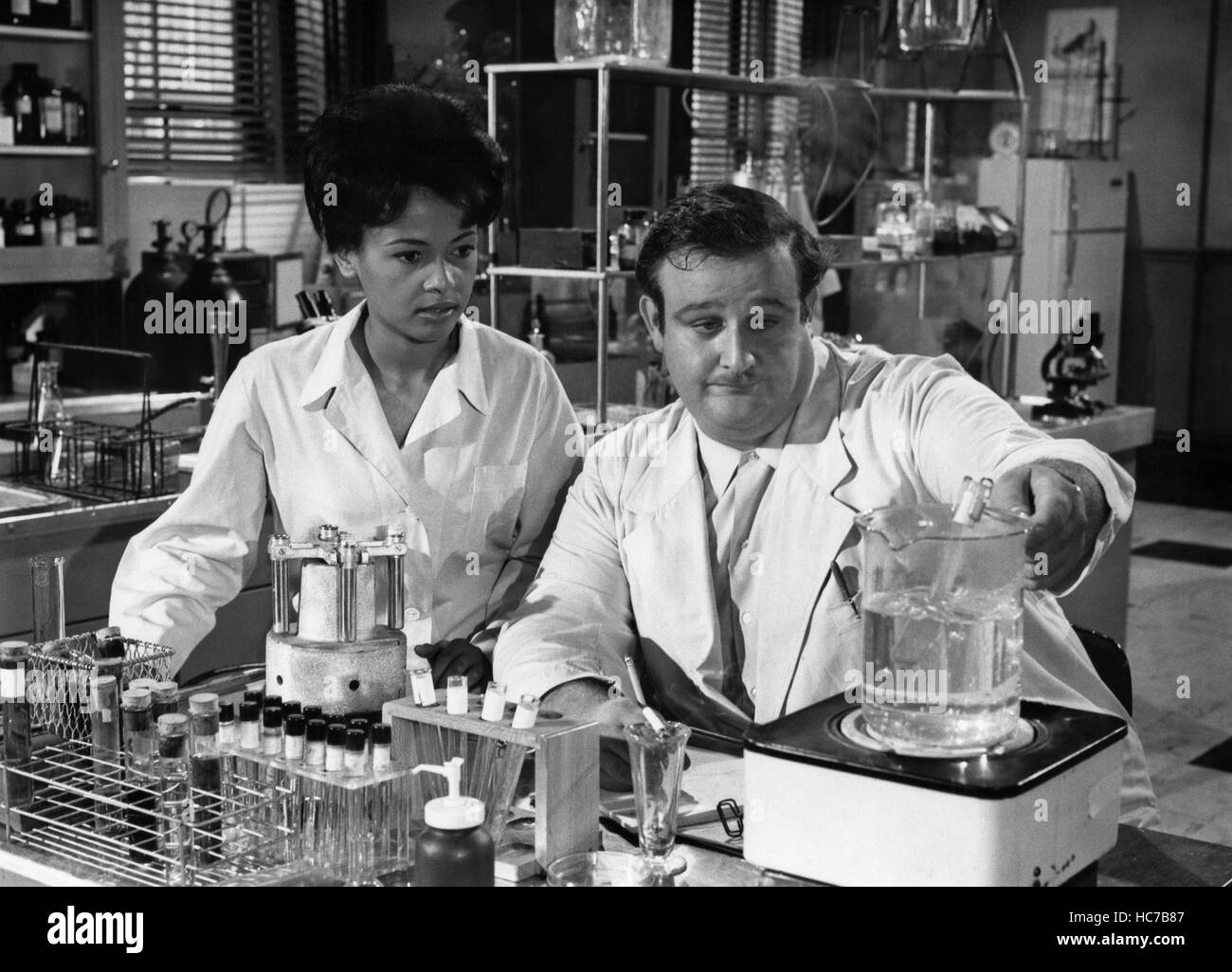 THE STRANGLER, Mimi Dillard, Victor Buono, 1964 Stock Photo - Alamy