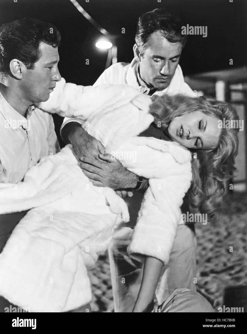 STATION SIX-SAHARA, from left, Hansjorg Felmy, Ian Bannen, Carroll Baker, 1962 Stock Photo - Alamy