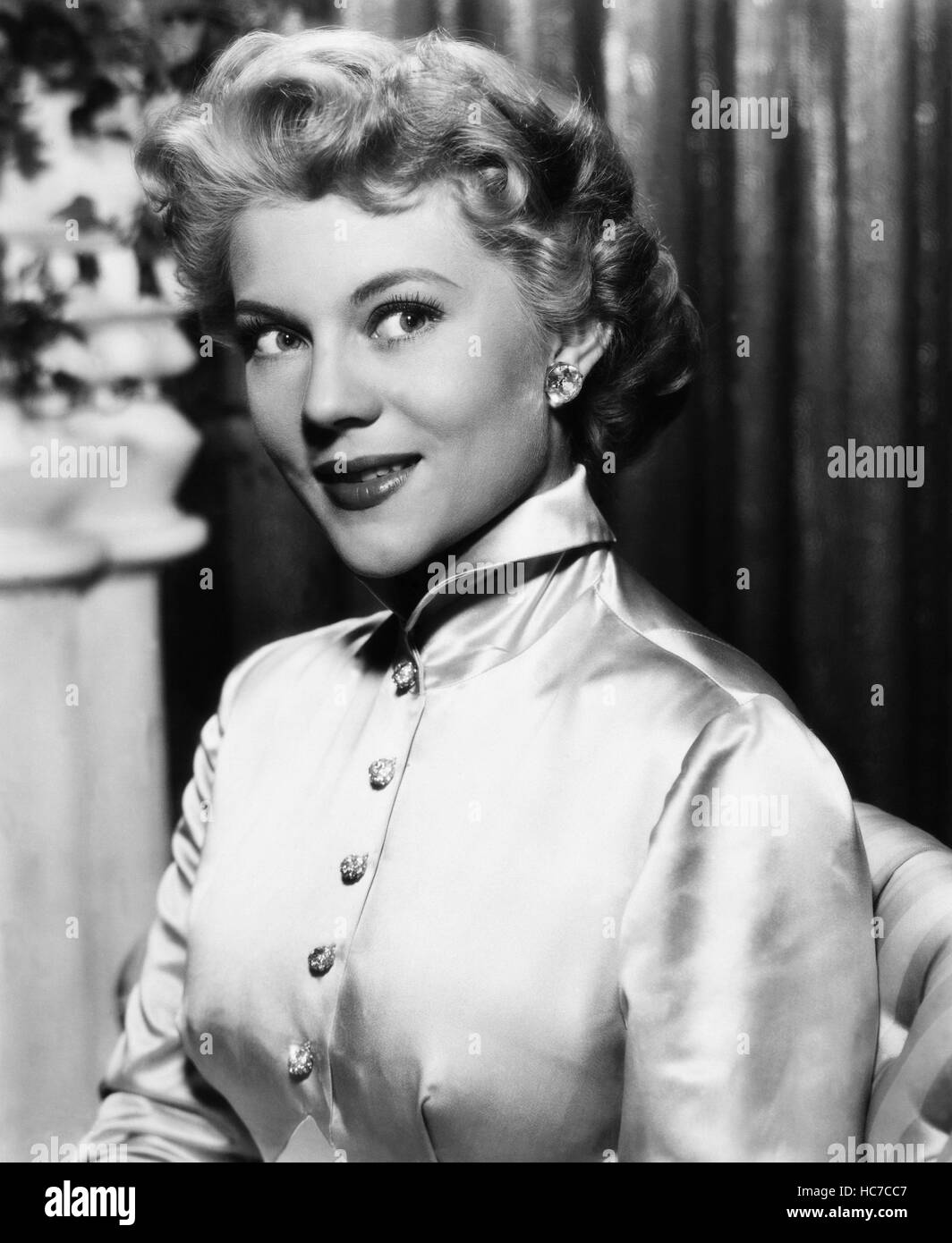 TALL MAN RIDING, Peggie Castle, 1955 Stock Photo - Alamy