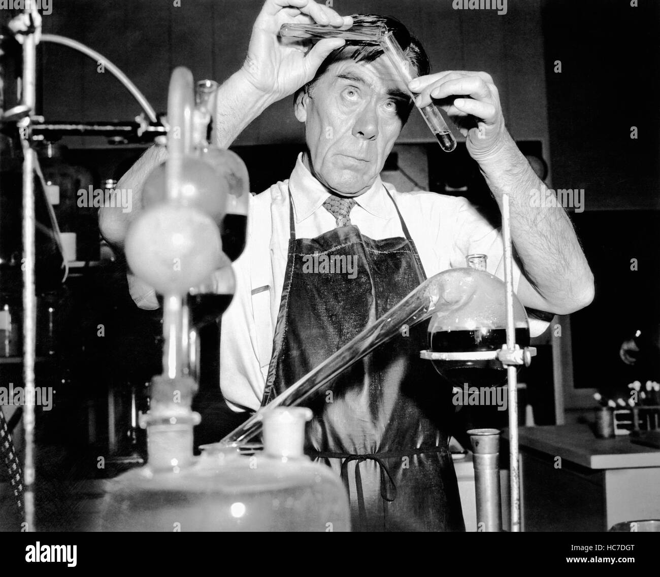 TARANTULA, Leo G. Carroll, 1955 Stock Photo - Alamy