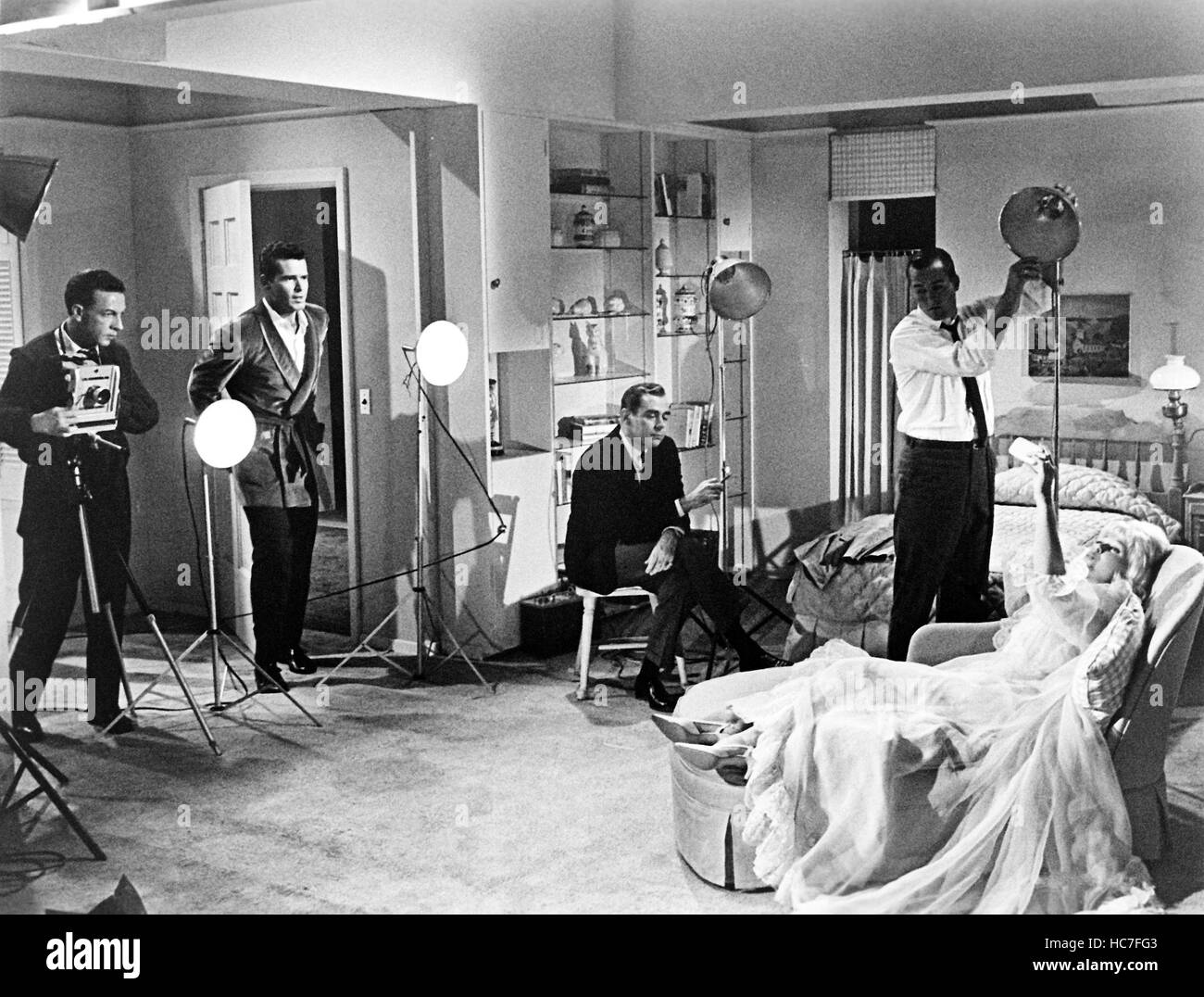 THE THRILL OF IT ALL, James Garner, Doris Day, and the photographers ...