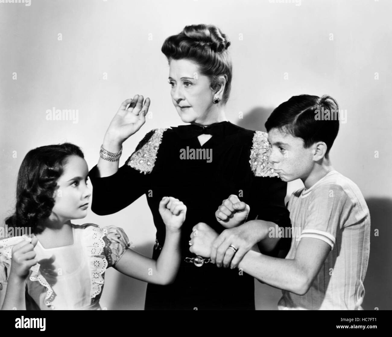 THERE'S ONE BORN EVERY MINUTE, from left, Elizabeth Taylor, (in her ...