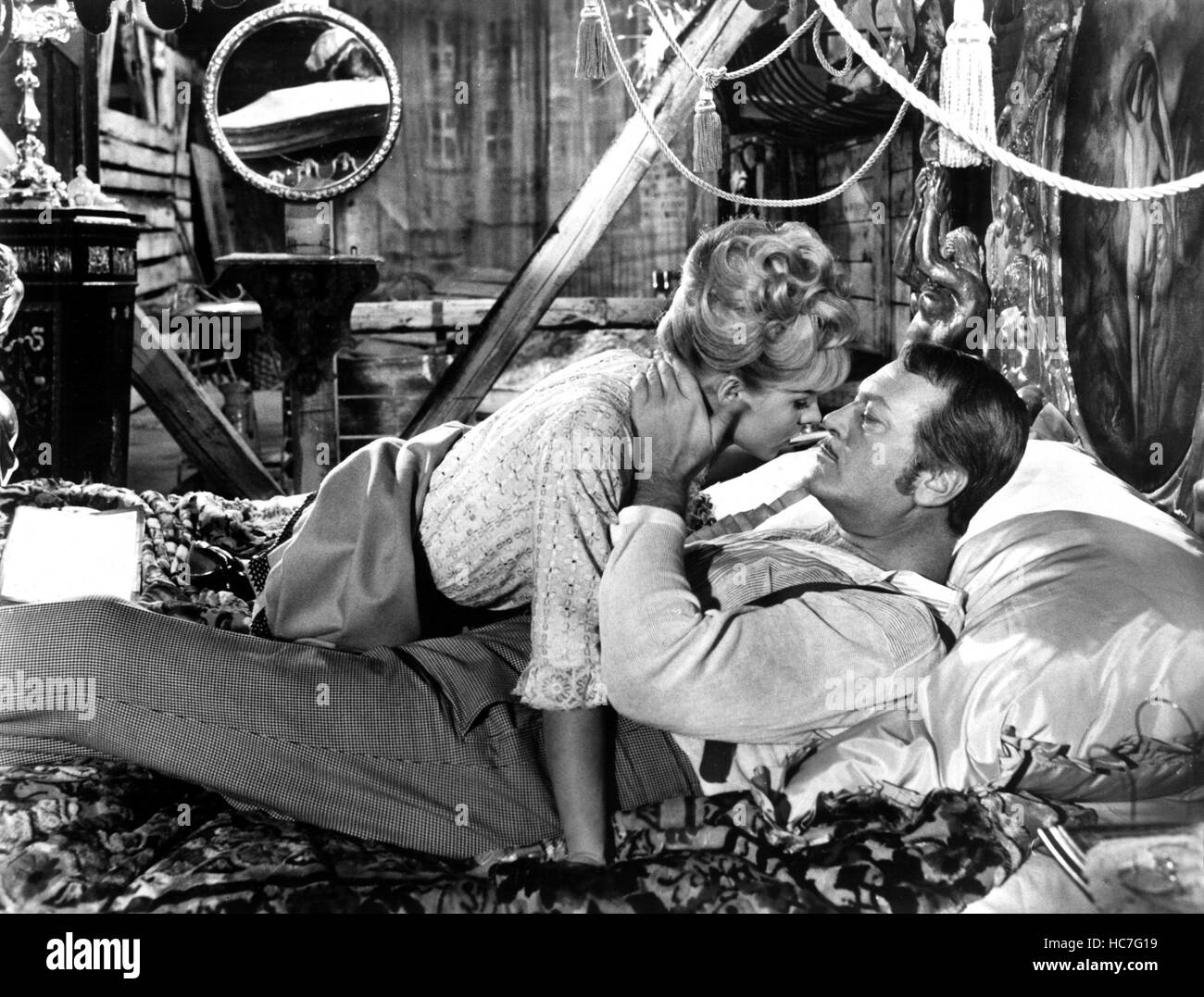 THREE PENNY OPERA, (aka DIE DREIGROSCHENOPER), June Ritchie, Curd ...