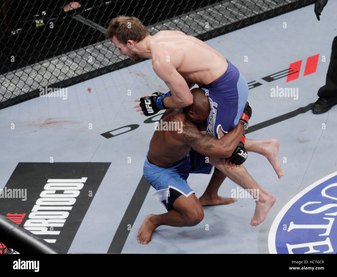 Marcus Brimage, left, fights Stephen Bass at The Ultimate Fighter 14 ...