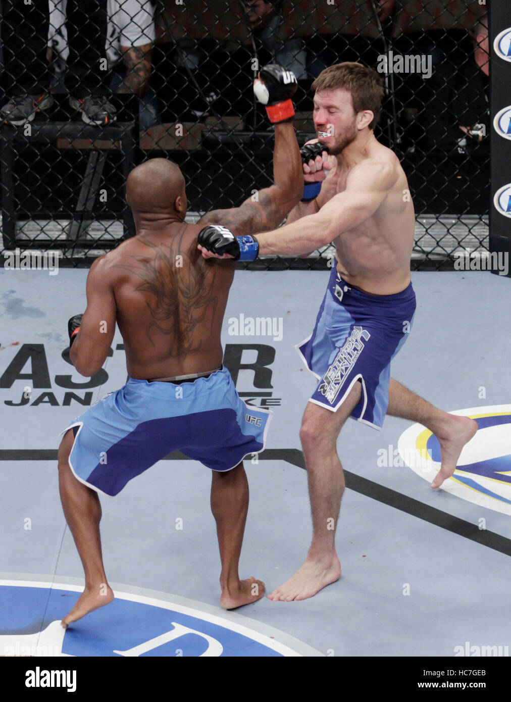 Marcus Brimage, left, fights Stephen Bass at The Ultimate Fighter 14 ...