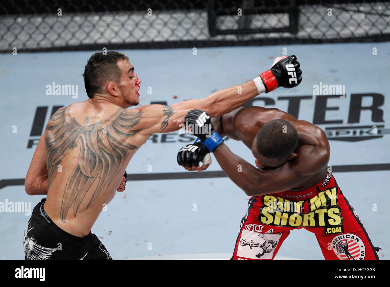 Tony Ferguson, left, fights Yves Edwards at The Ultimate Fighter 14 ...