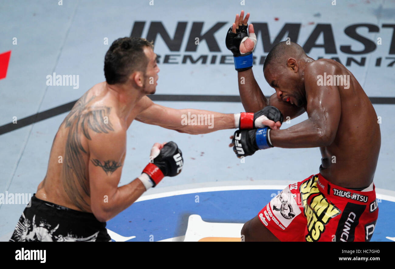 Tony Ferguson, left, fights Yves Edwards at The Ultimate Fighter 14 ...